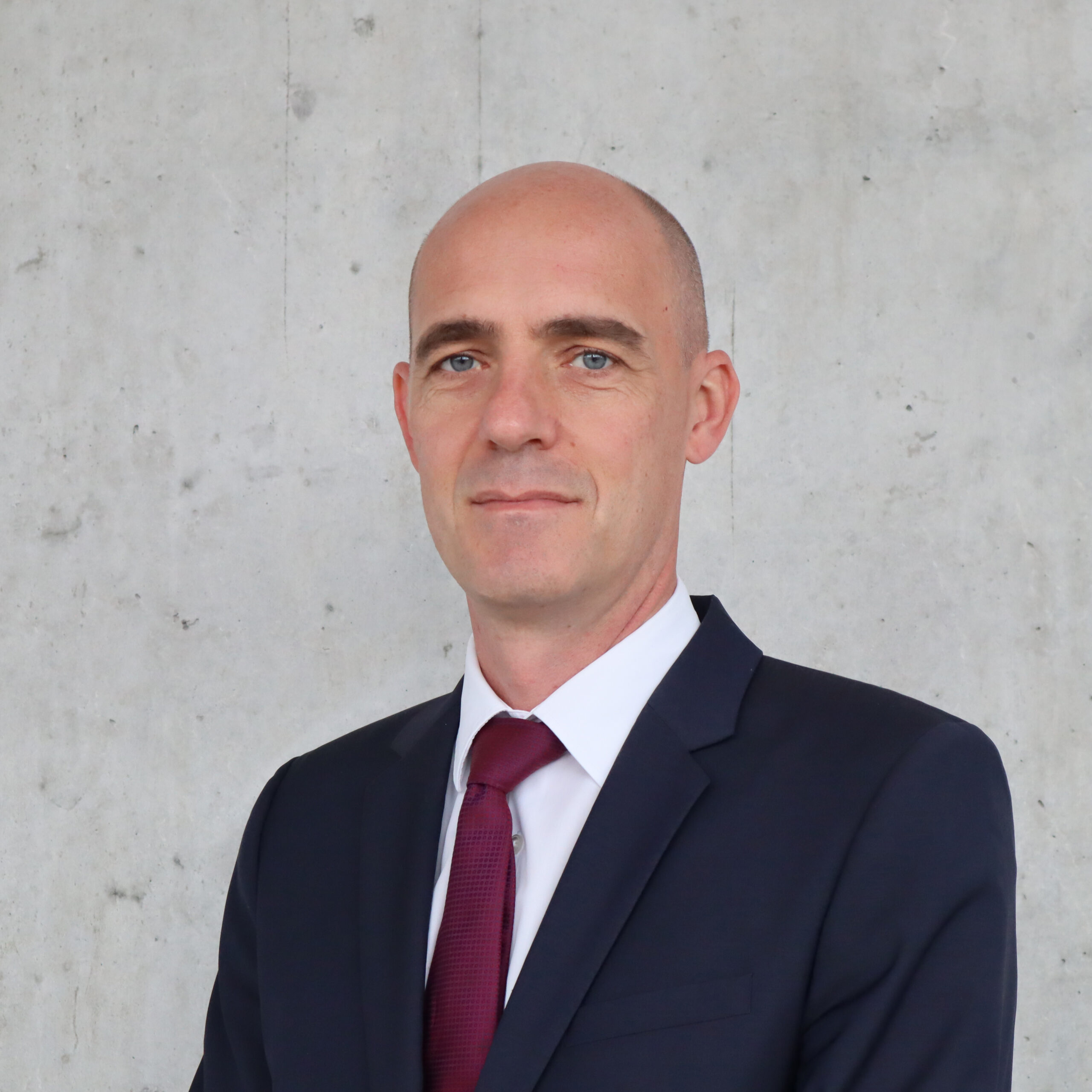 Dominik Boos - Building Bridges