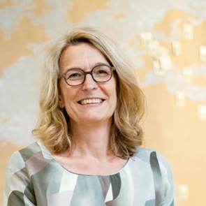 Iris Menn - Building Bridges