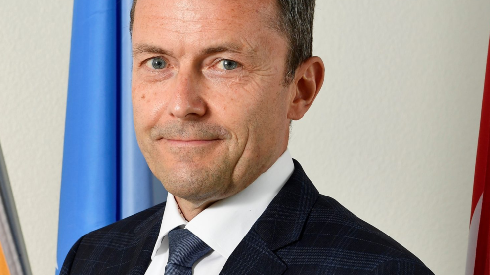 Jürg Lauber - Building Bridges