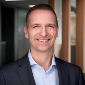 Marko Röder - Building Bridges