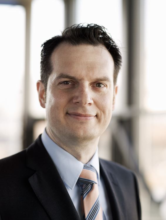 Stephan Hirschi - Building Bridges