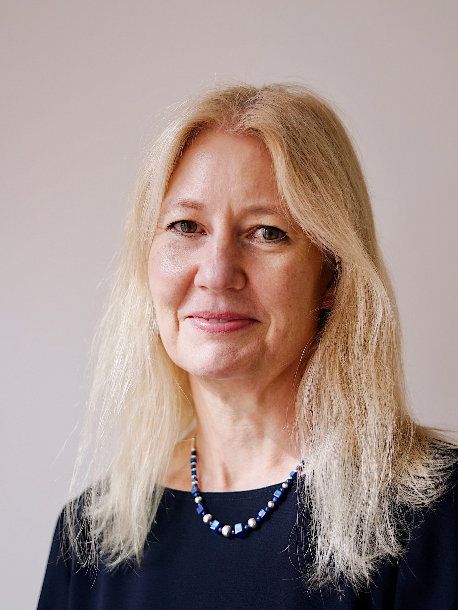 Stephanie Pfeifer - Building Bridges