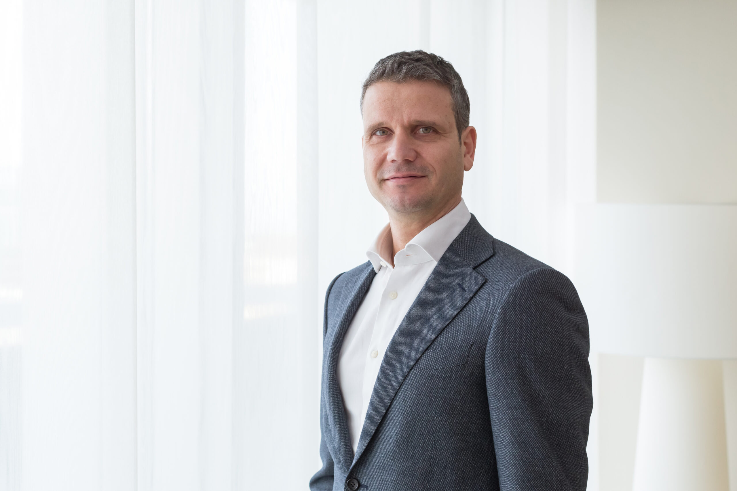 Zsolt Kohalmi - Building Bridges